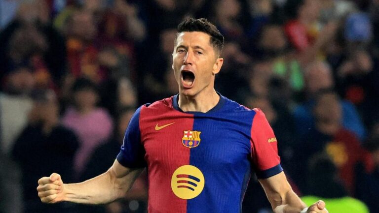 Robert Lewandowski Pilih Bertahan di Barcelona Musim 2025 - Club Corporate